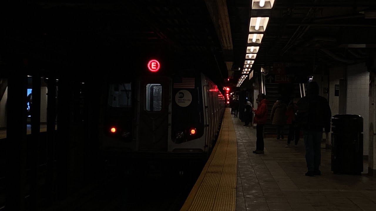 MTA NYCT: 4 R160s At Jackson Heights - Roosevelt Avenue - YouTube