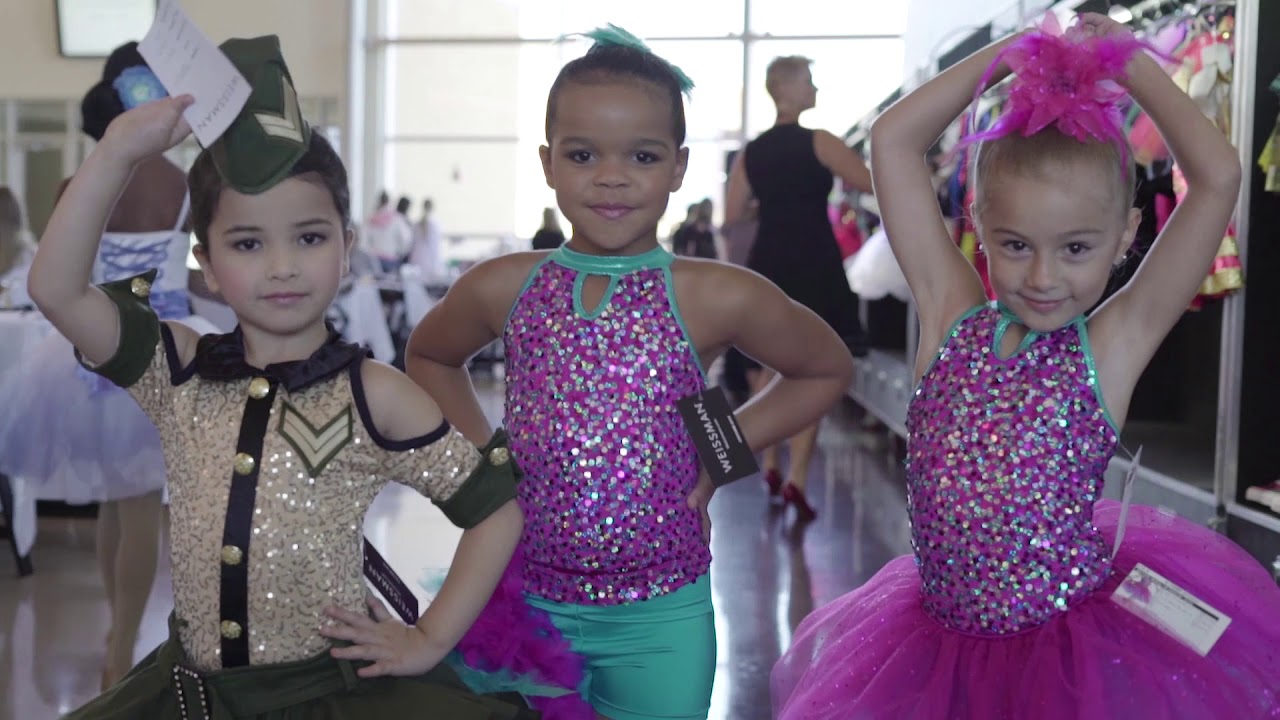 2019 Weissman Costume Showcase - St. Louis, MO (Sep 2018) - YouTube