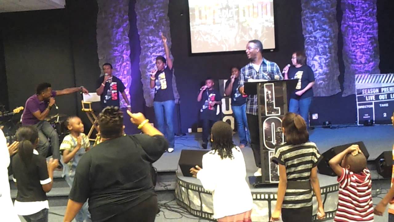 Praise Break @ Live Out Loud Youth Conference! - YouTube