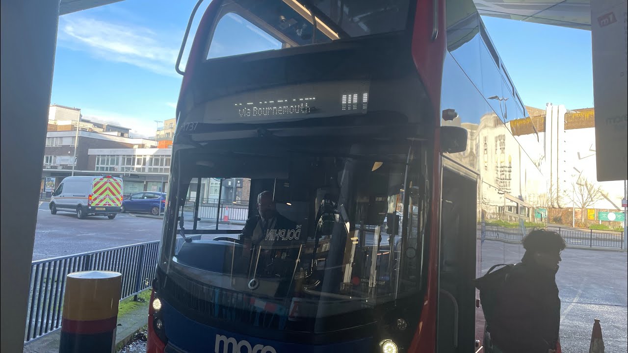Morebus 2023 Alexander Dennis Enviro 400 MMC (HJ73 NFH) on the M1 to ...