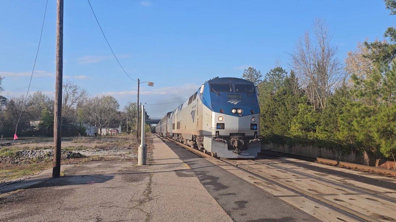 Amtrak 52 auto train passing through Petersburg - YouTube