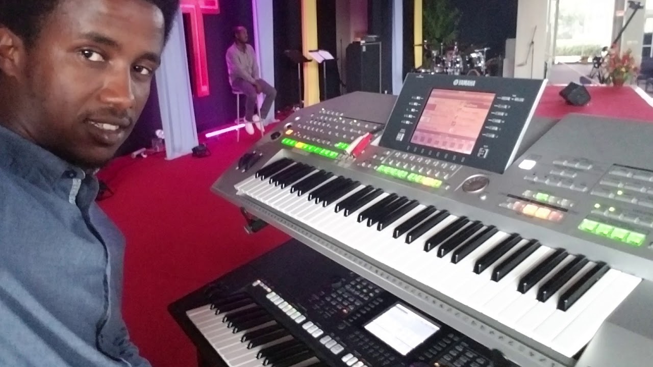 Bereket Tesfaye classical song 'Medagna Neh' - YouTube