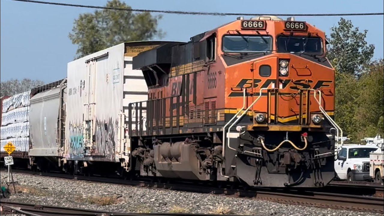 BNSF 6666 Mixed Freight @ Utica 9/20 - YouTube