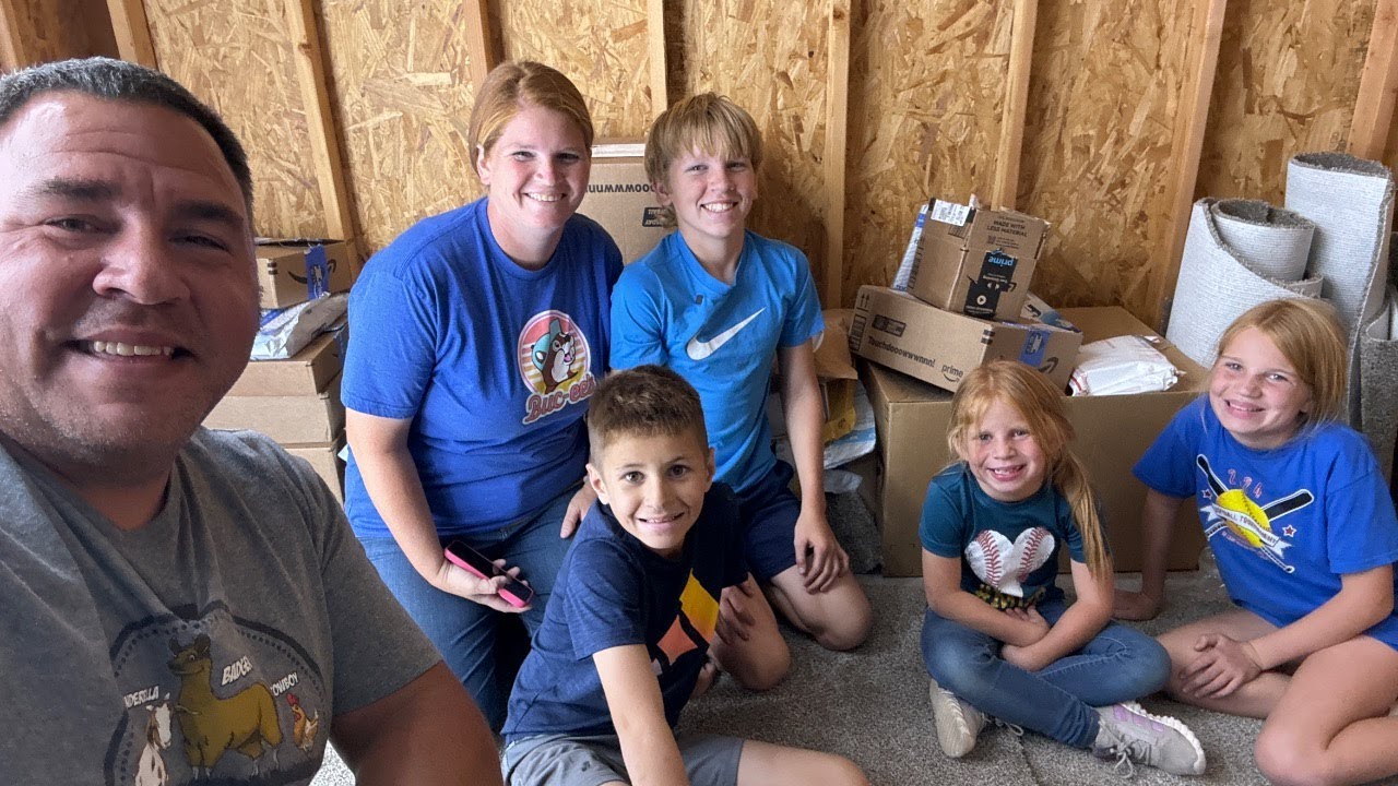 Last Night In The Tiny Cabin. Live With The Eddy Family! - YouTube