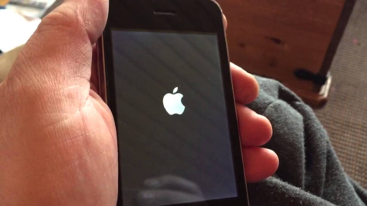 iPhone 3GS starting - Apple logo! - YouTube
