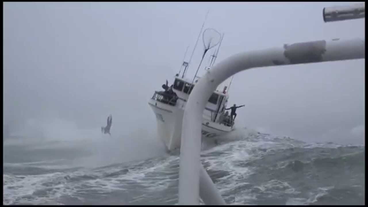 A big wave hits this ship and a man gets ejected to the ocean! - YouTube