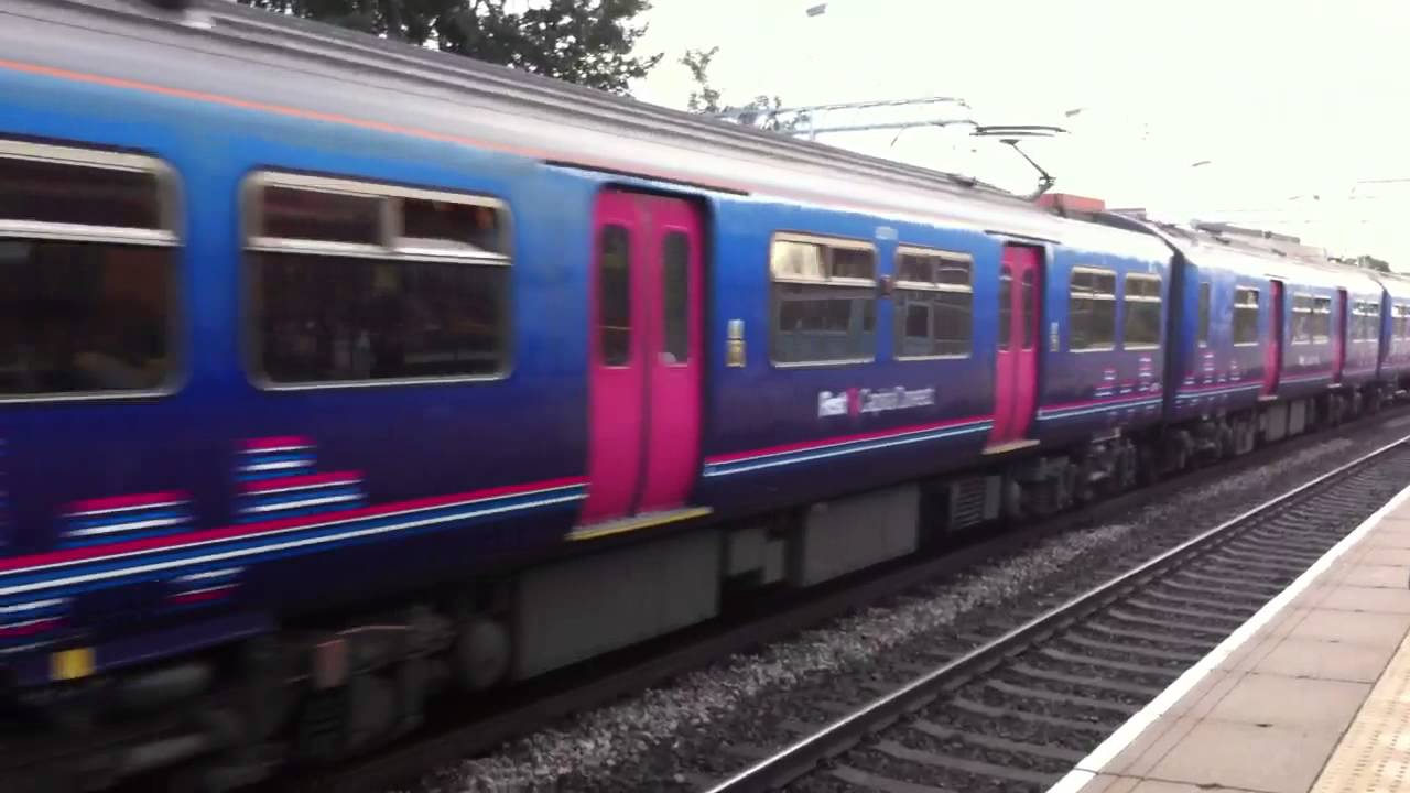 First Capital Connect Class 319 leaves West Hampstead Thameslink 09 ...