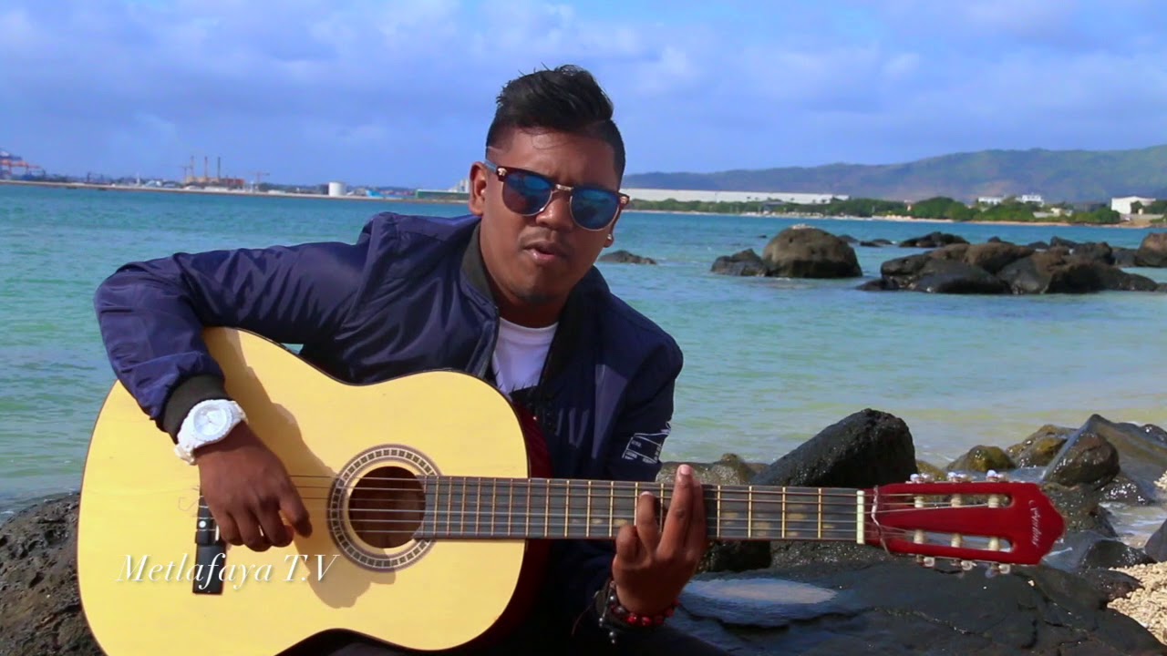 Bella Ciao Warren permal METLAFAYA T.V - YouTube