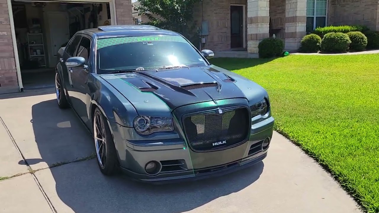 Bagged Chrysler 300C with that metallic paint!!! - YouTube