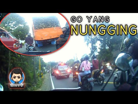Apanya Yang Nungging?Penasaran !! Kejadian Unik Di Jalan Raya || Motovlog Indonesia