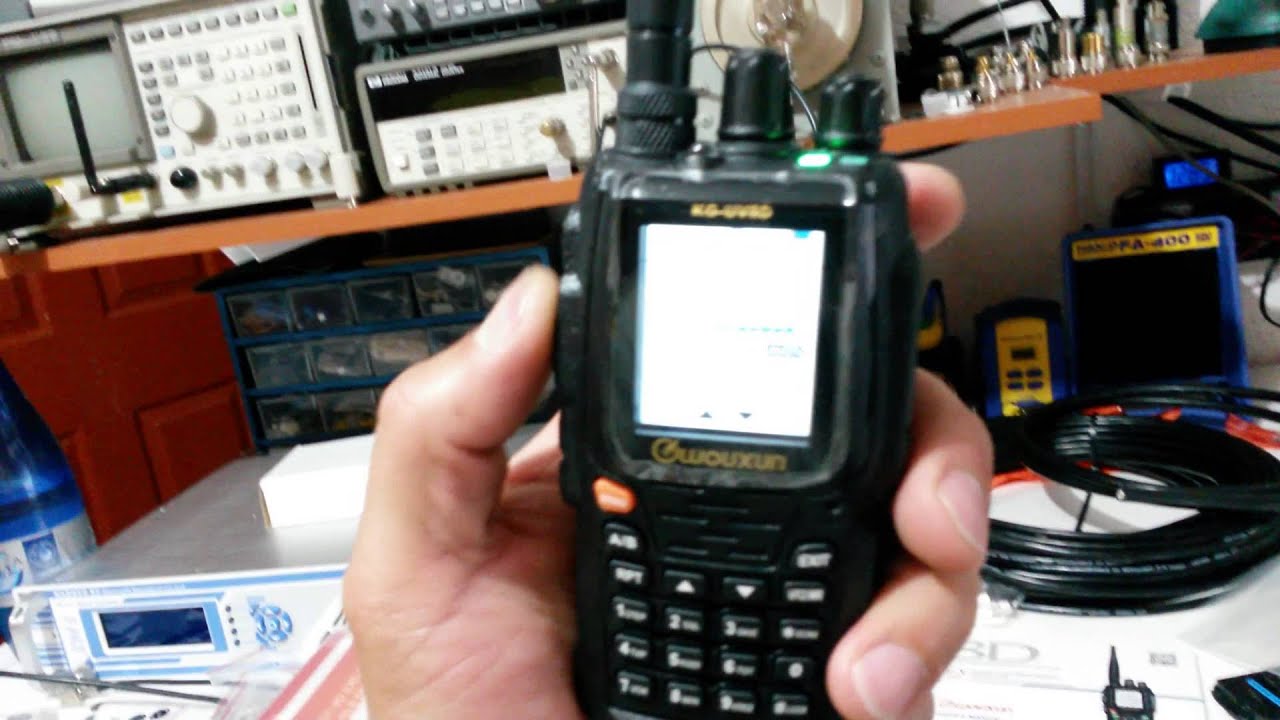 Wouxun KG-UV8D - YouTube