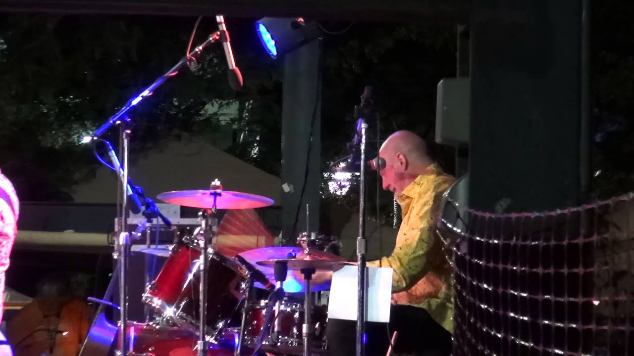 Itchycoo Park and Michael Barrett do Marmalade's Radancer at AROTR 2013 ...