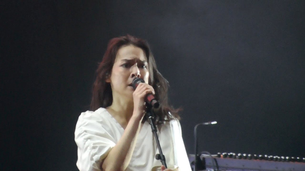 Mitski: "Drunk Walk Home" (All Things Go Festival - 10/1/2022) - YouTube