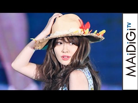 小嶋陽菜、AKB48卒業後初ランウエー　初夏のスカートコーデで歓声浴びる　「ガールズアワードS／S」