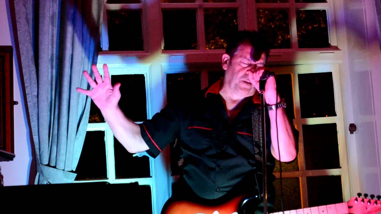 Tony G sings Viva Las Vegas - YouTube