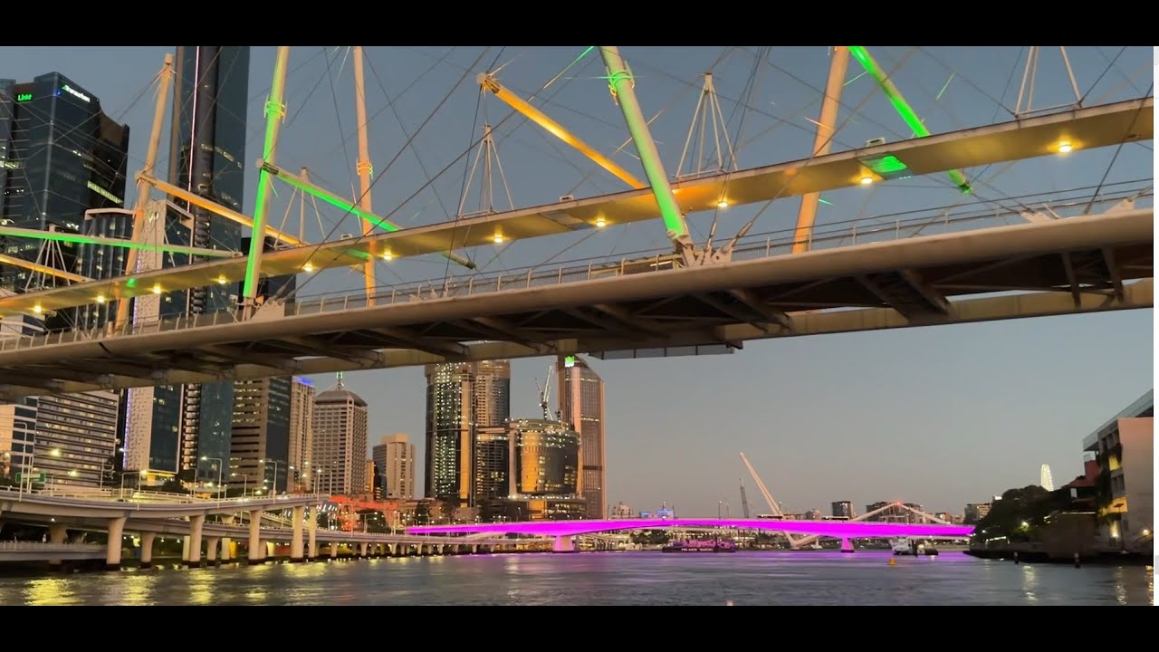 Colours of the Brisbane River (Maiwar) - YouTube