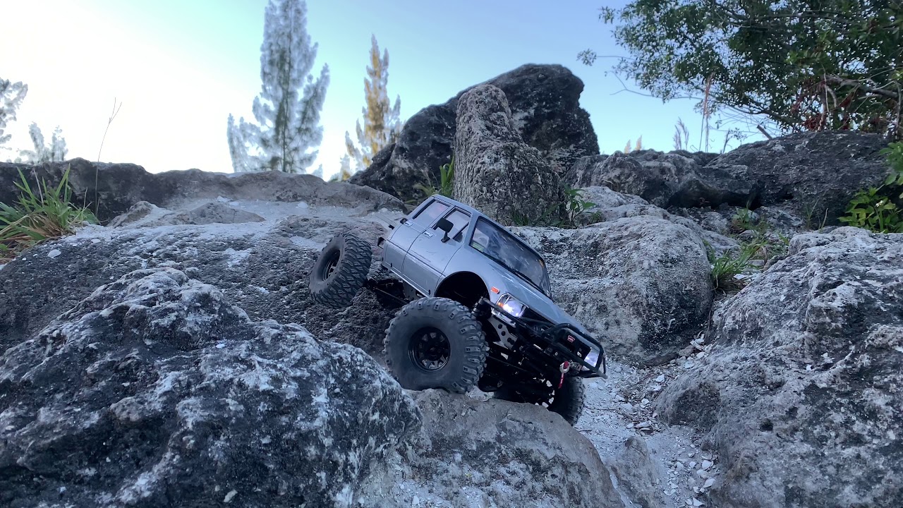 Rc4wd C2X stock crawling - YouTube