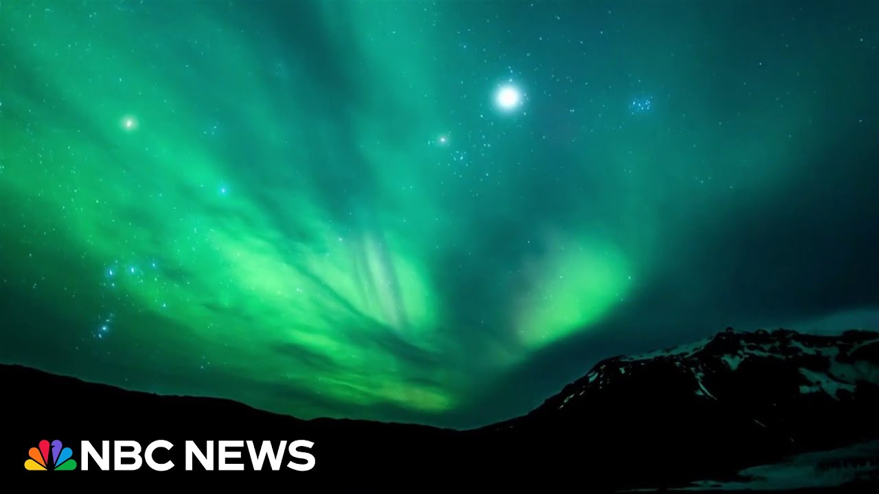 Rare and spectacular show of the Northern Lights - YouTube