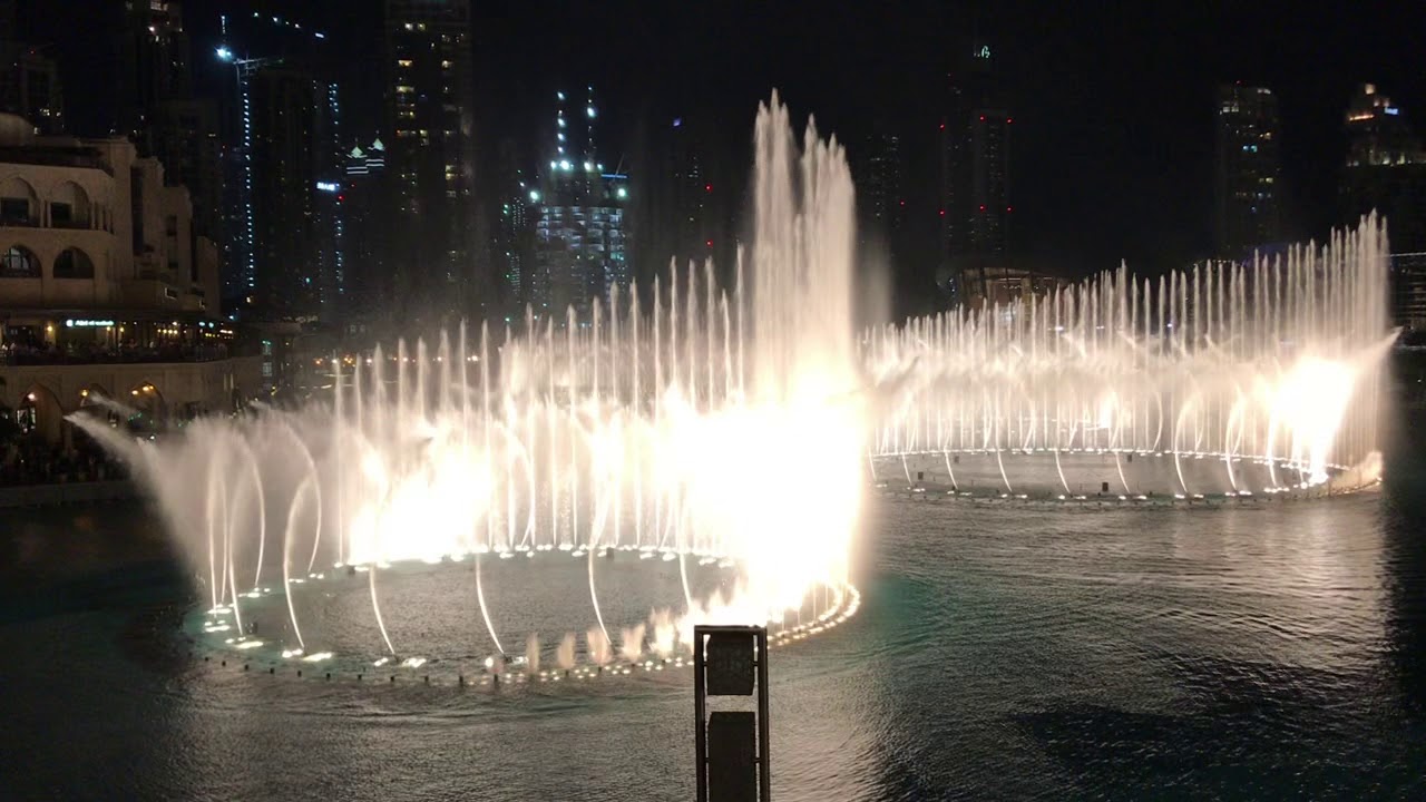 Dancing Musical Fountain shot from Apple Store Gallery in Dubai Mall ...