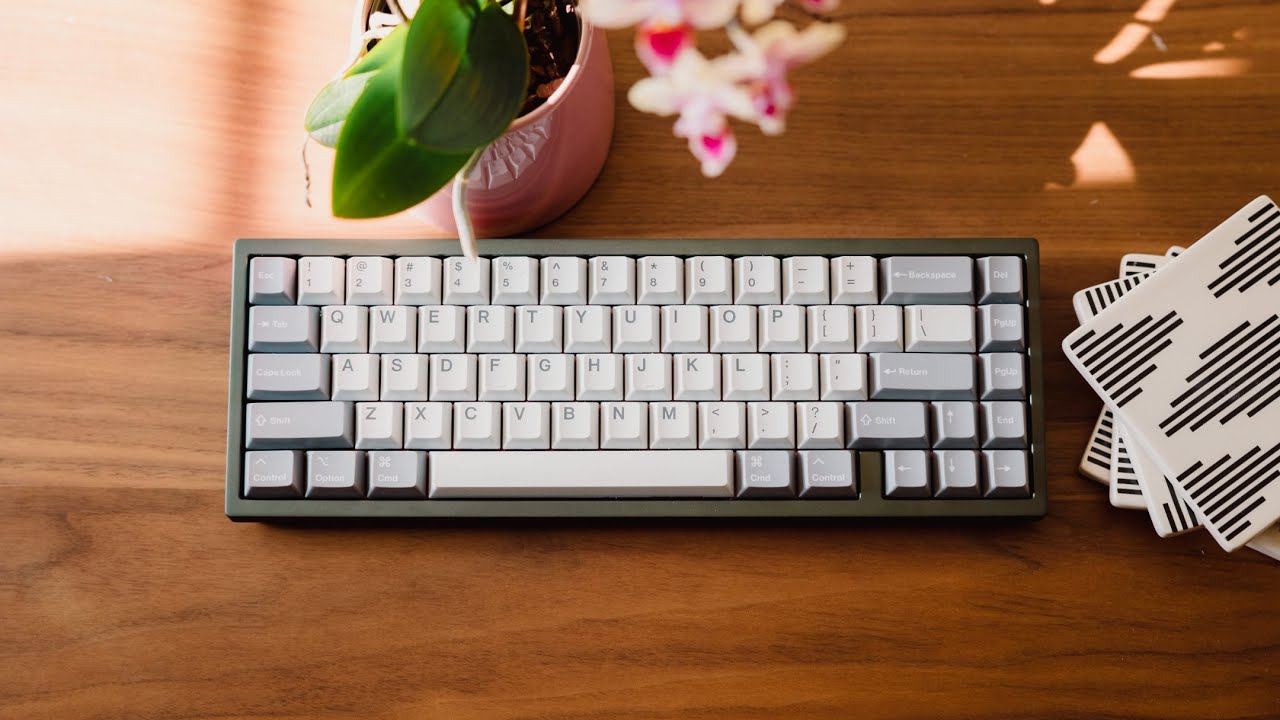 My kinda aesthetic, kinda janky desk setup - YouTube