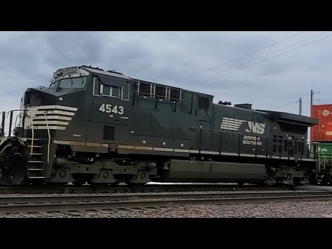 Ns 4543 trails 2nd on an intermodel - YouTube