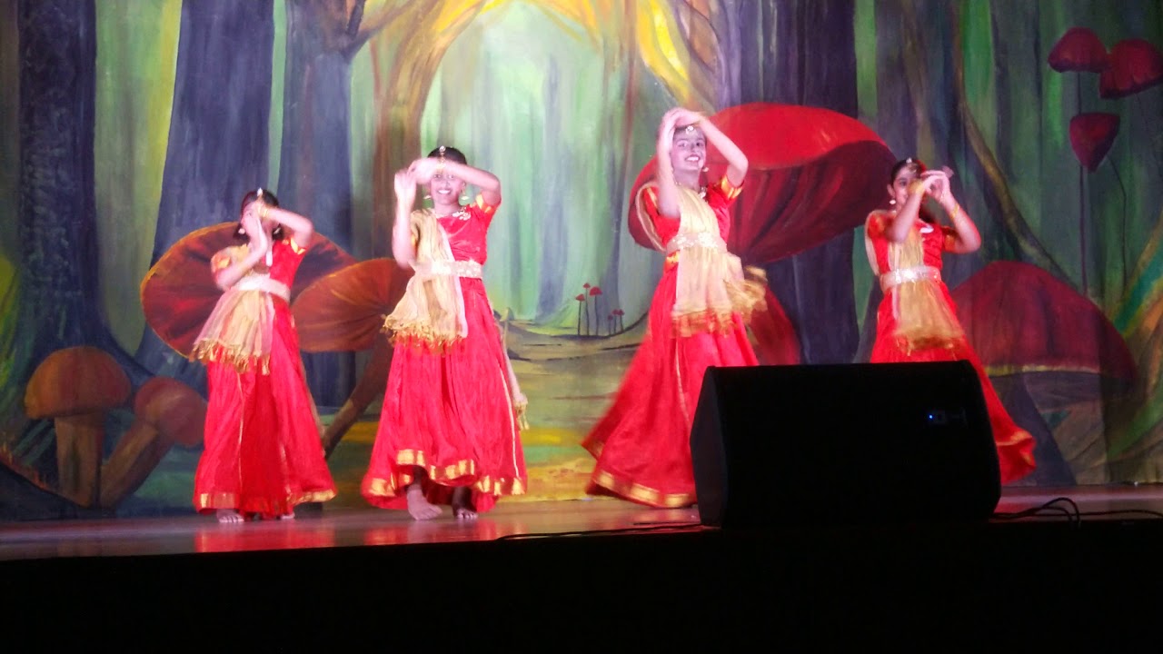 Indian group dance - YouTube