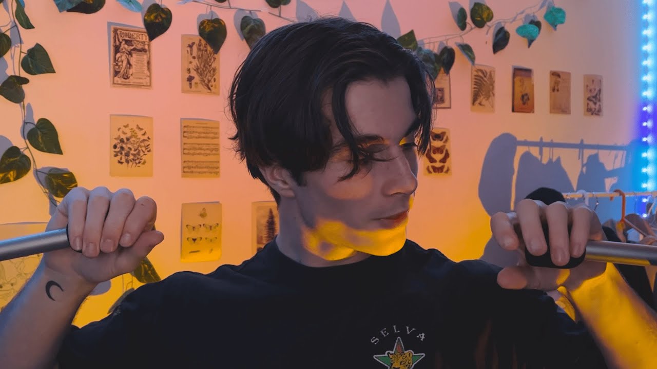 Juste moi qui parle parce que j'en ai besoin et qui gratte les micros 😌 ...