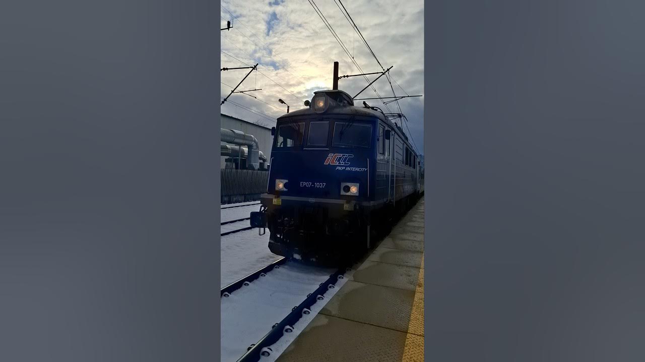 Śnieżny EP07-1037 z TLK MAŁOPOLSKA do Krakowa Głównego - YouTube