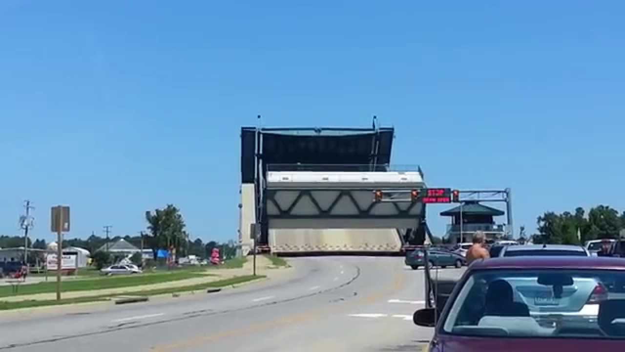 Draw bridge in Great Bridge, Va - YouTube