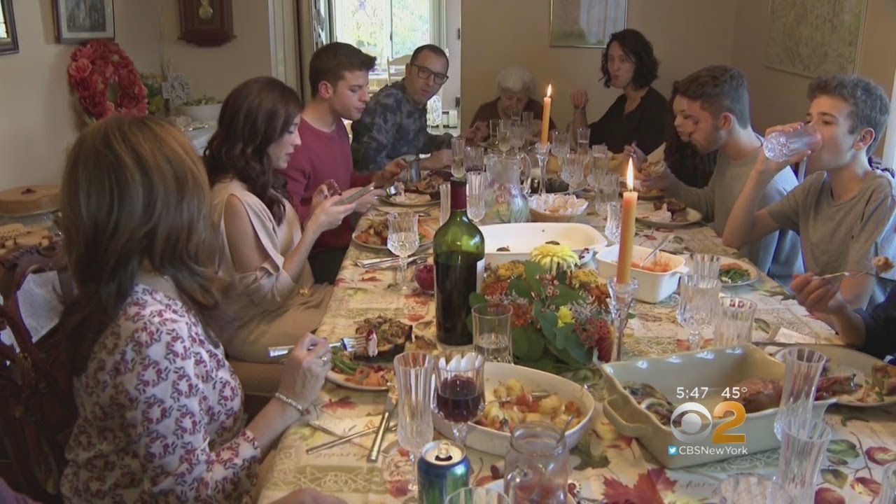 Do's And Don'ts Of Thanksgiving Etiquette - YouTube