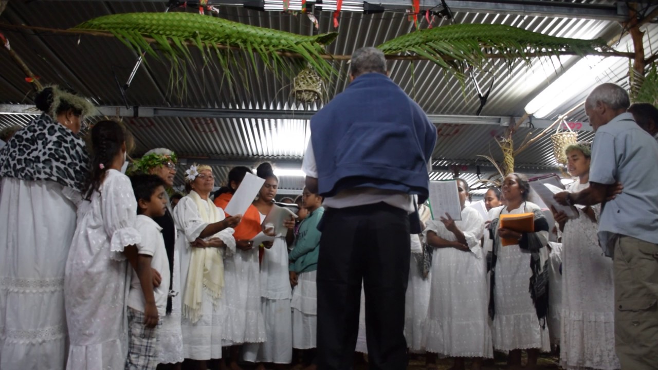 Taperas Nouméa - YouTube