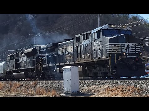 NS 4255 Leads 38G w/ SD70M-2 Trailing & Hornshow Through Creighton, PA | 2-24-24 - YouTube