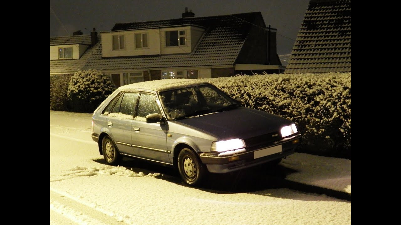 Mazda 323 (Familia) 1.5 GLX Executive [BF5P] - Idling in snow - YouTube