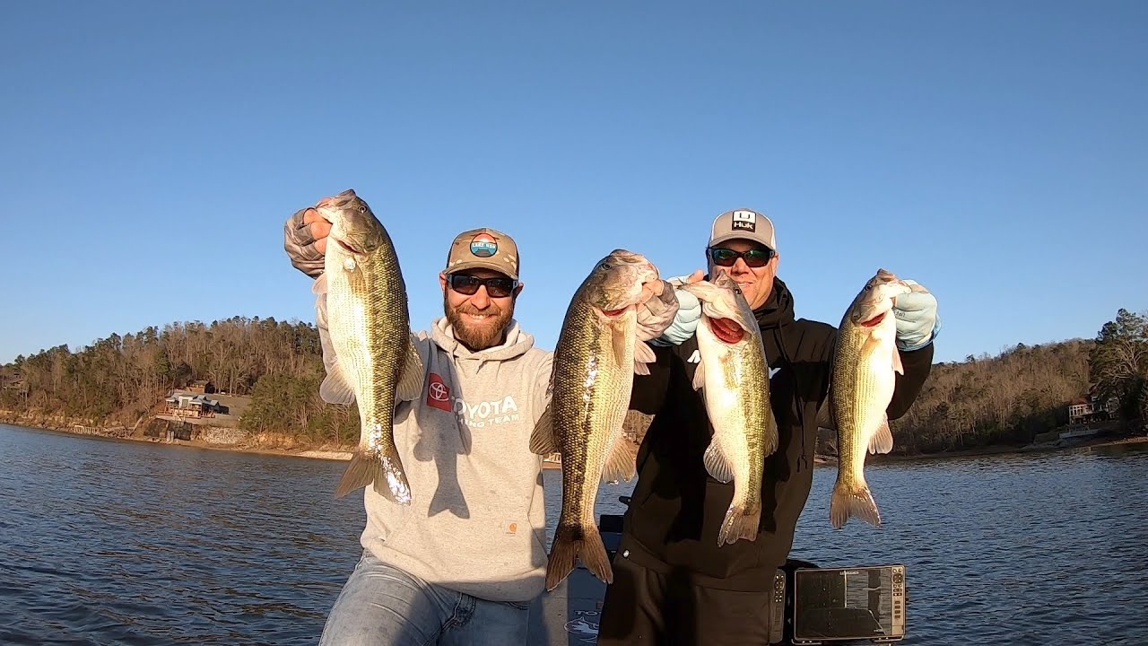 Winter CRANKBAIT Fishing On SMITH LAKE + A SURPRISE CATCH! - YouTube