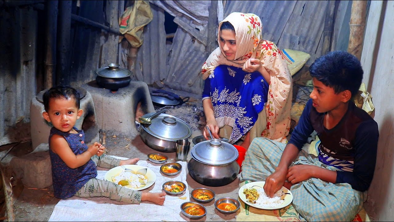 Daily routine village life in Bengali || Village Family Lunch Eating ...
