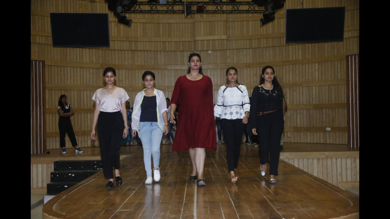 TALLEST PLUS SIZE FEMALE MODEL - International Book Of Records - YouTube