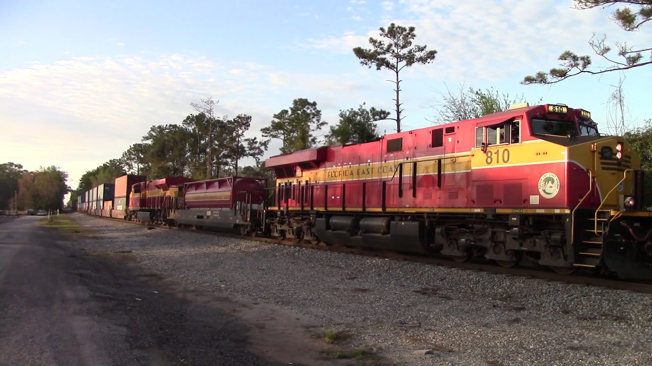 FEC 107 ES44C4 LP Gas Car ES44C4 taking it to Notch 8 getting out of ...