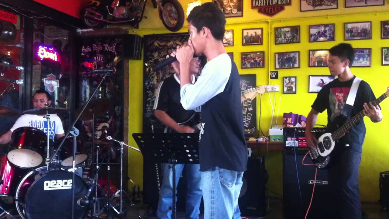 Aku Semut Merah by Kafarah Band - YouTube