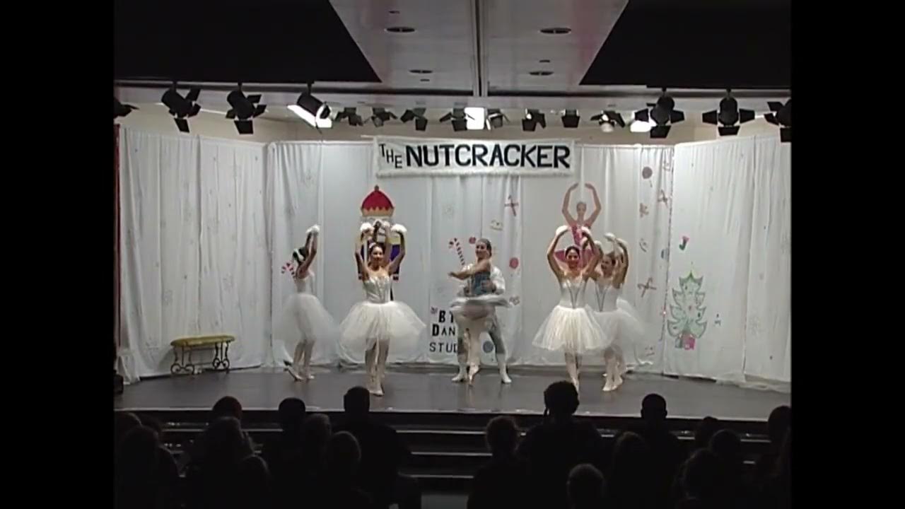 Waltz of The Snowflakes - The Nutcracker - YouTube