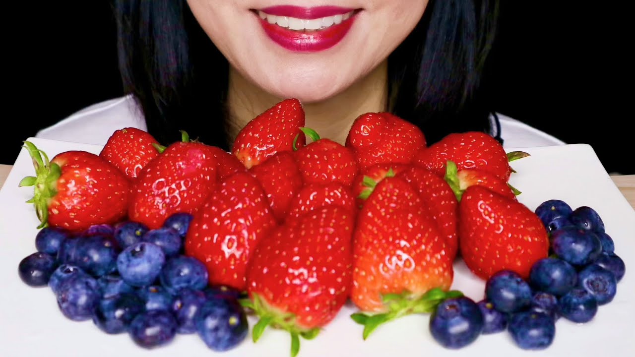 ASMR STRAWBERRY BLUEBERRY 딸기, 블루베리 리얼사운드 먹방 MUKBANG EATING SOUND - YouTube