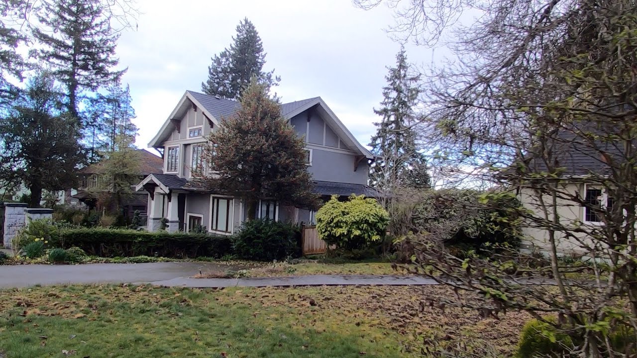 Life in Vancouver Canada. Kerrsidale Area - Point Grey Secondary School ...