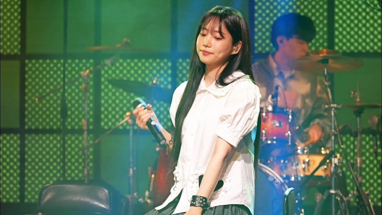 주은 (Jueun) - Easy Breezy (썸머소울 단독공연 Ruby & Ride 롤링홀) - YouTube