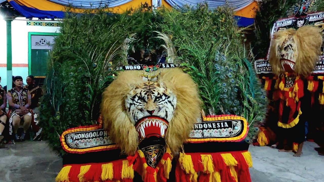 Keren Banget.!! Atraksi Kayang TERKUAT Pembarong Sangar Reog Ponorogo ...