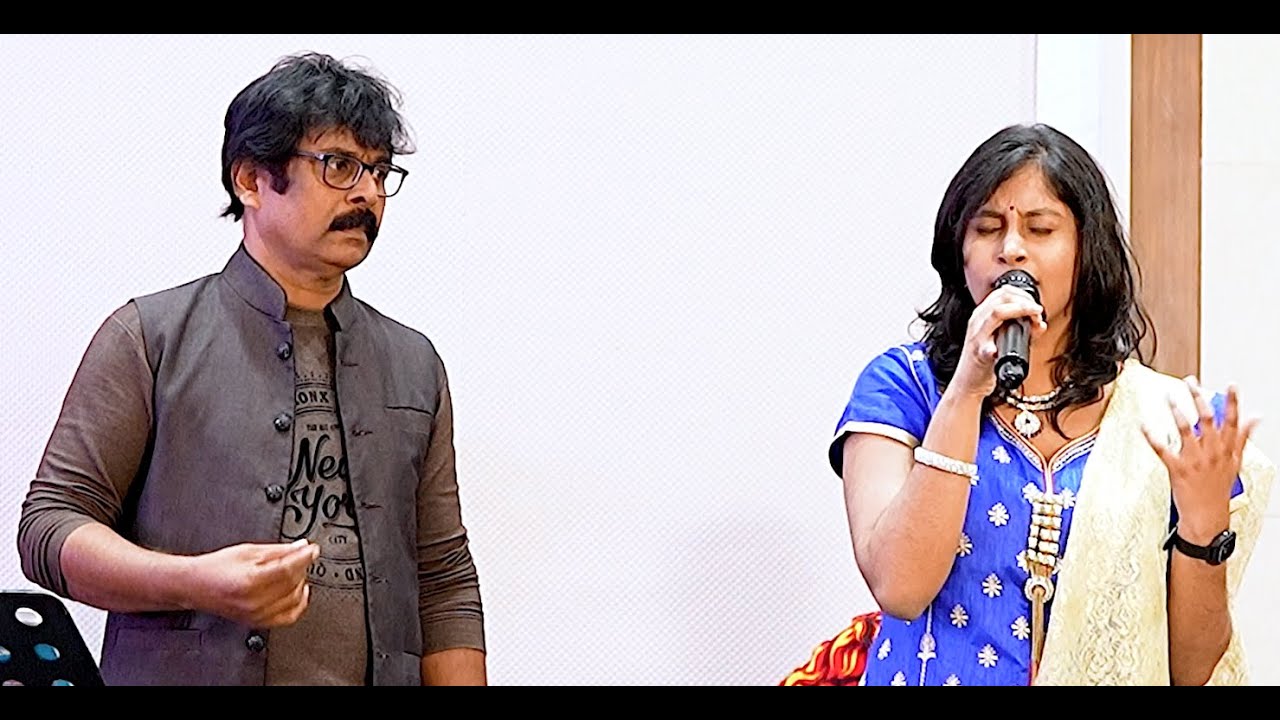 Naane Naana: by Alka Ajith Stage Performance in Sangeeth Sagar ...