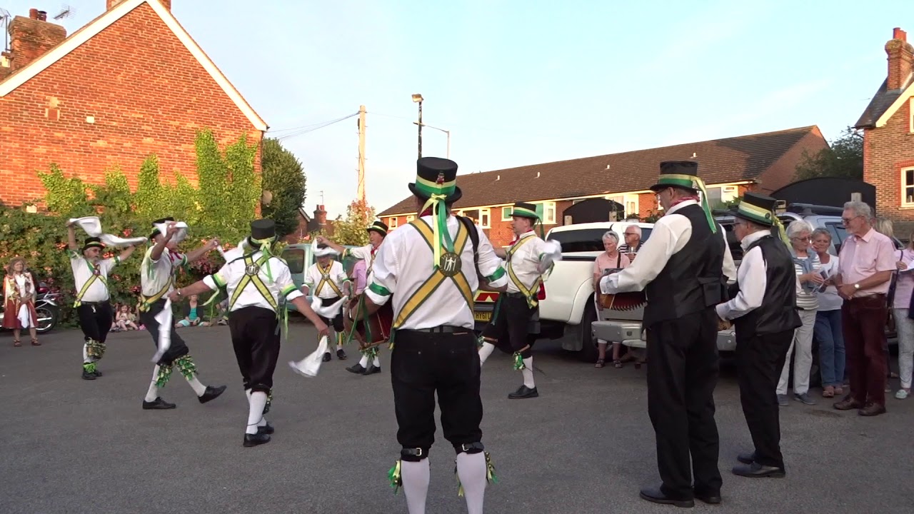 Long Man Morris - William & Nancy - YouTube