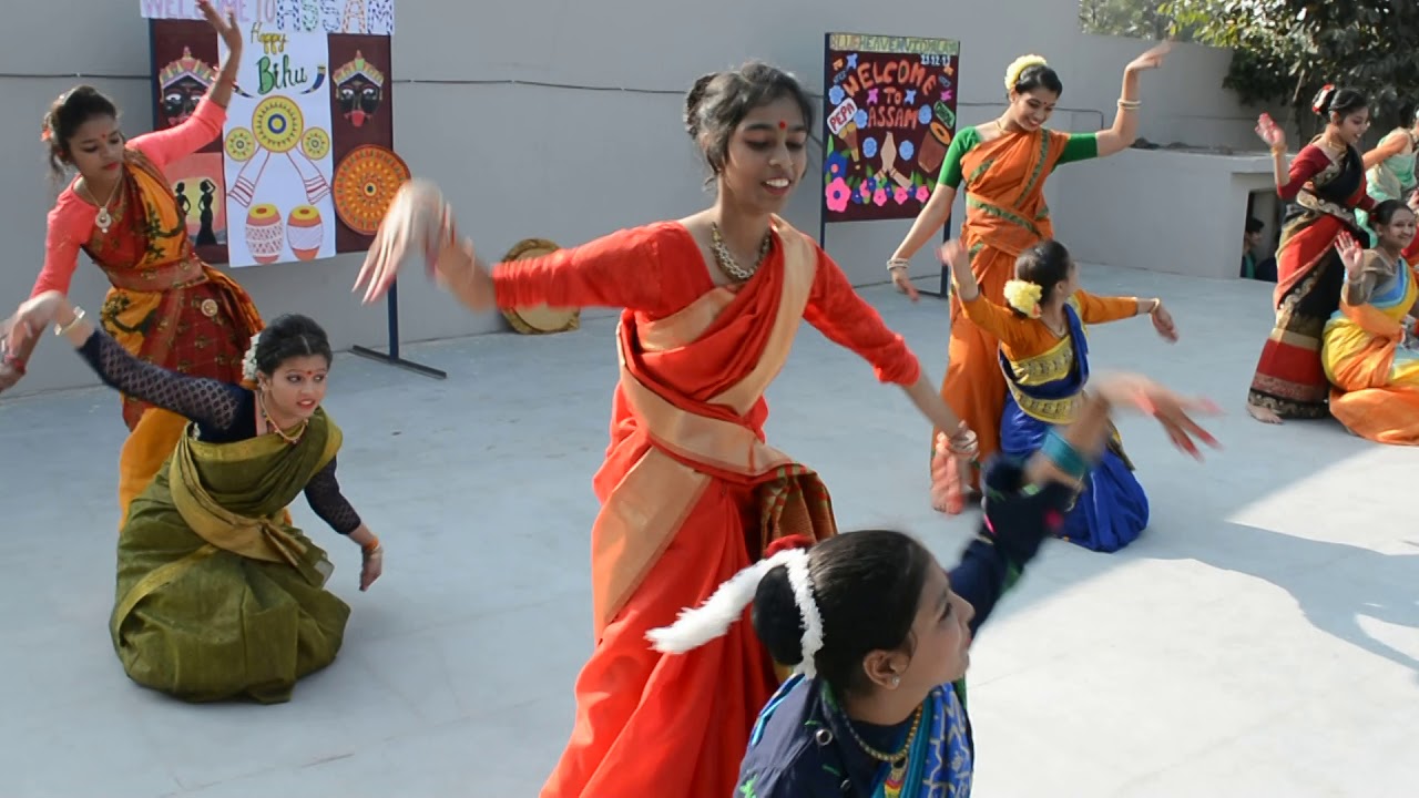 Bihu Dance & Ramp Walk with Costumes of Assam (2) Dated : 21-12-2019 ...