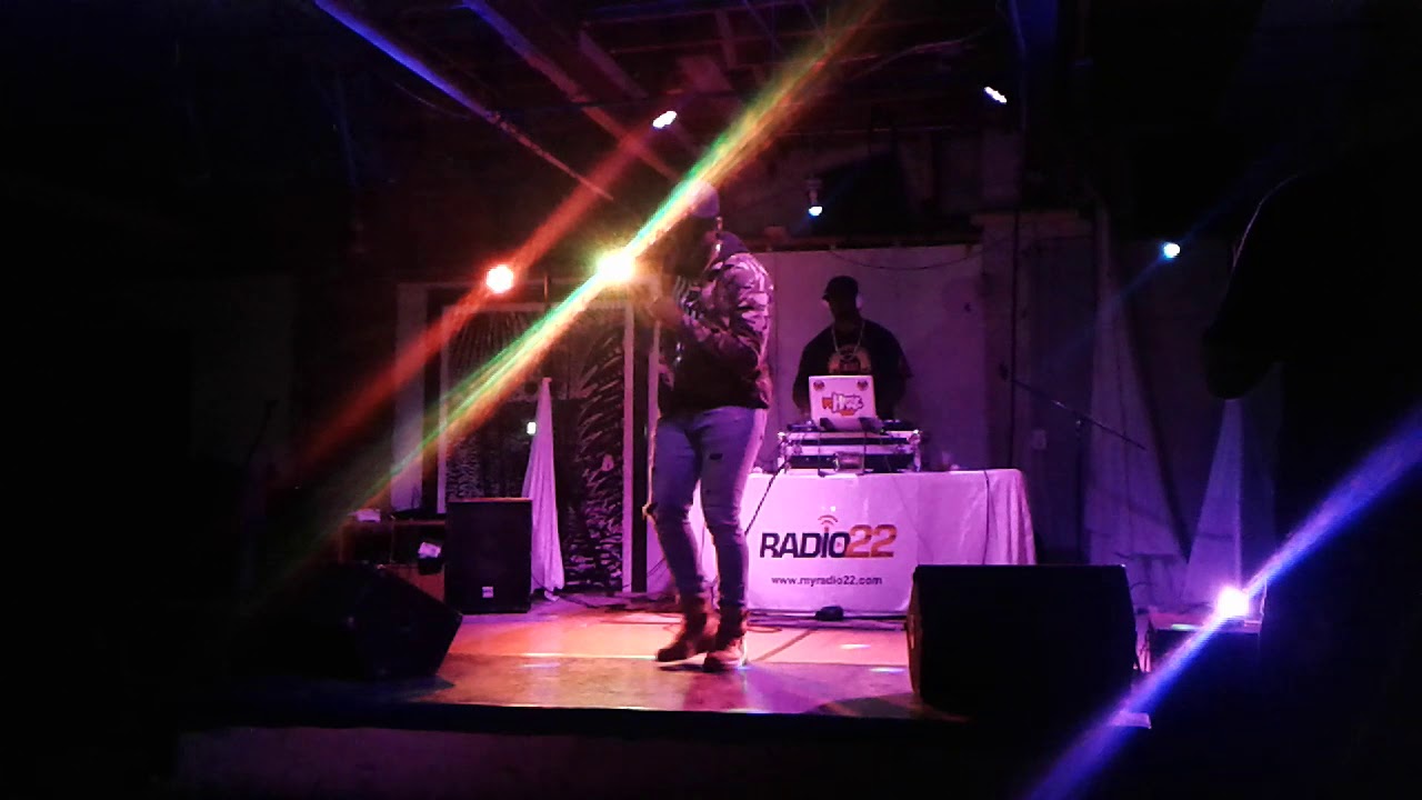 Radio 22 R&B Night Music Live Madison - YouTube