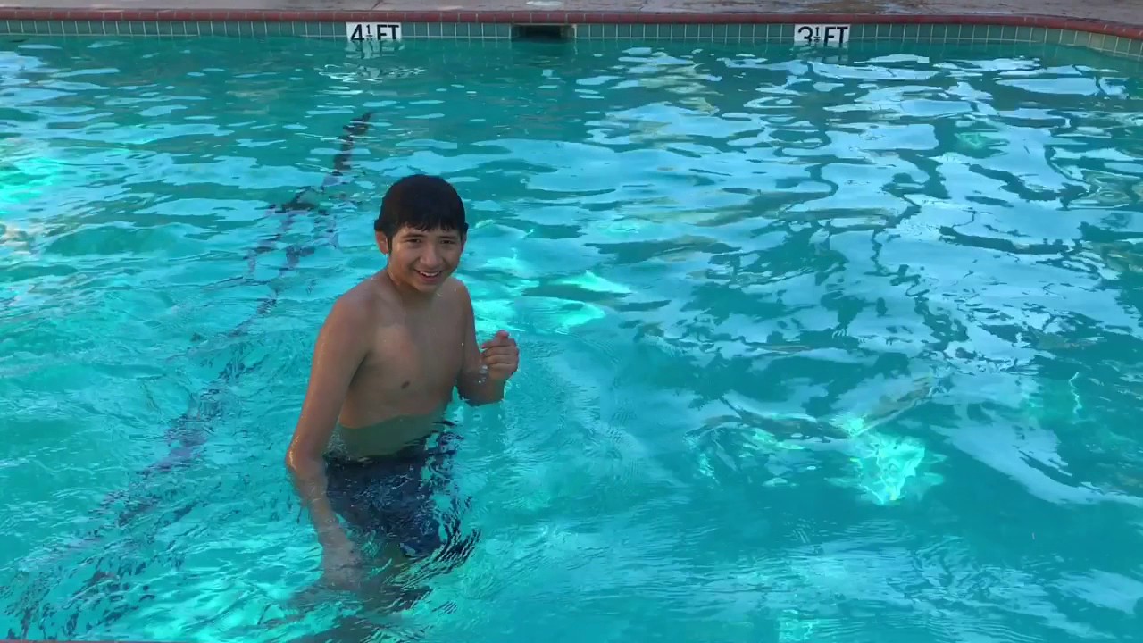 Fun day at the pool vlog #1 - YouTube