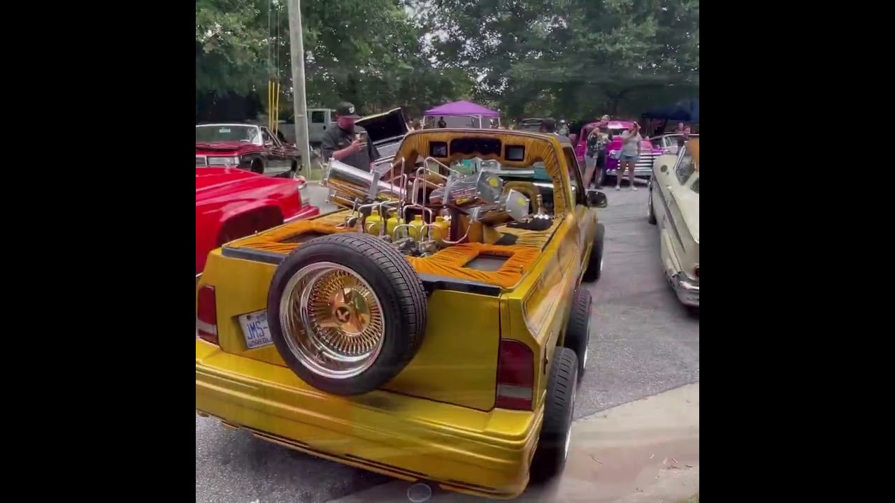 22 minutes of Lowrider culture in North Carolina - YouTube