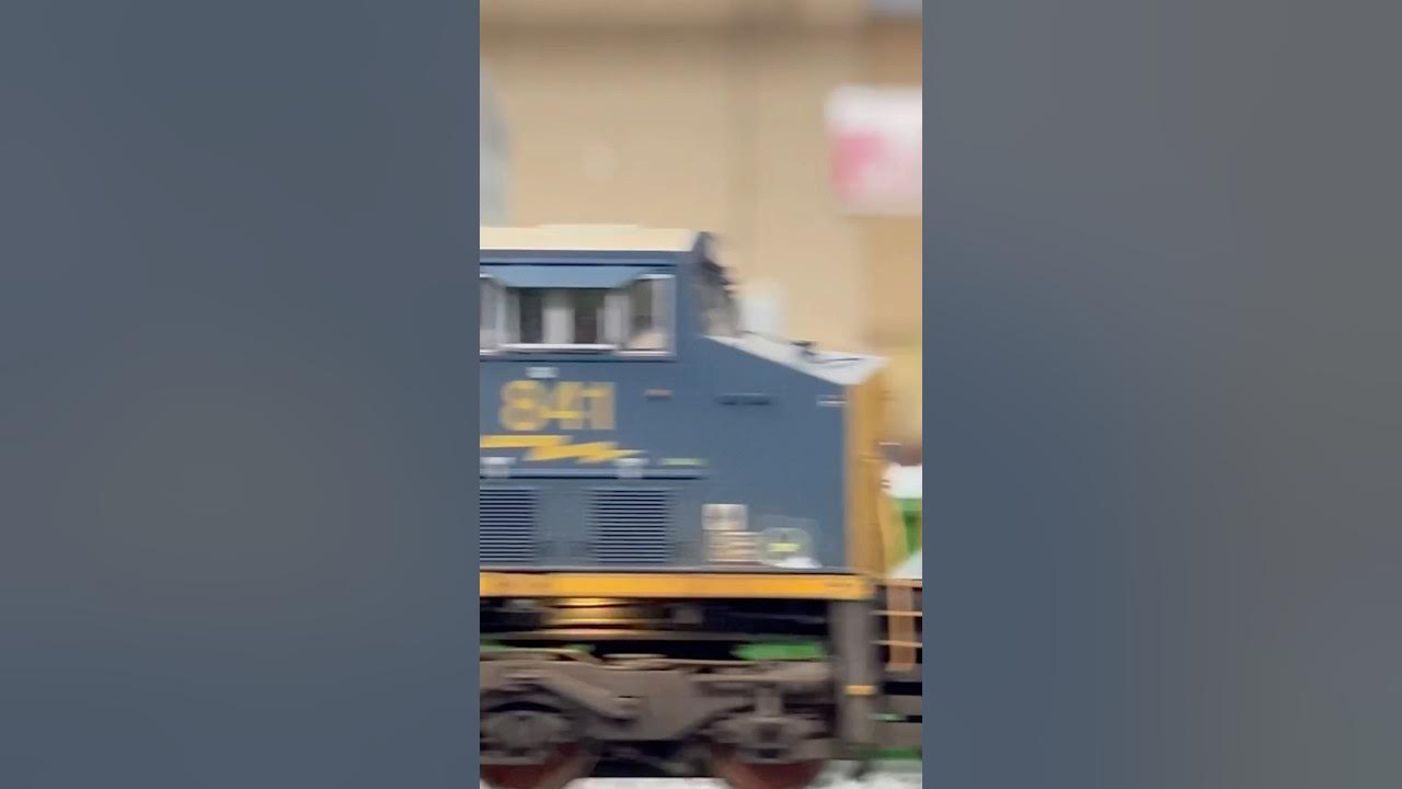 RS5T action on HO scale CSX 3194 #railway #railfan #train #railroad #csx #railroadcrssing # ...